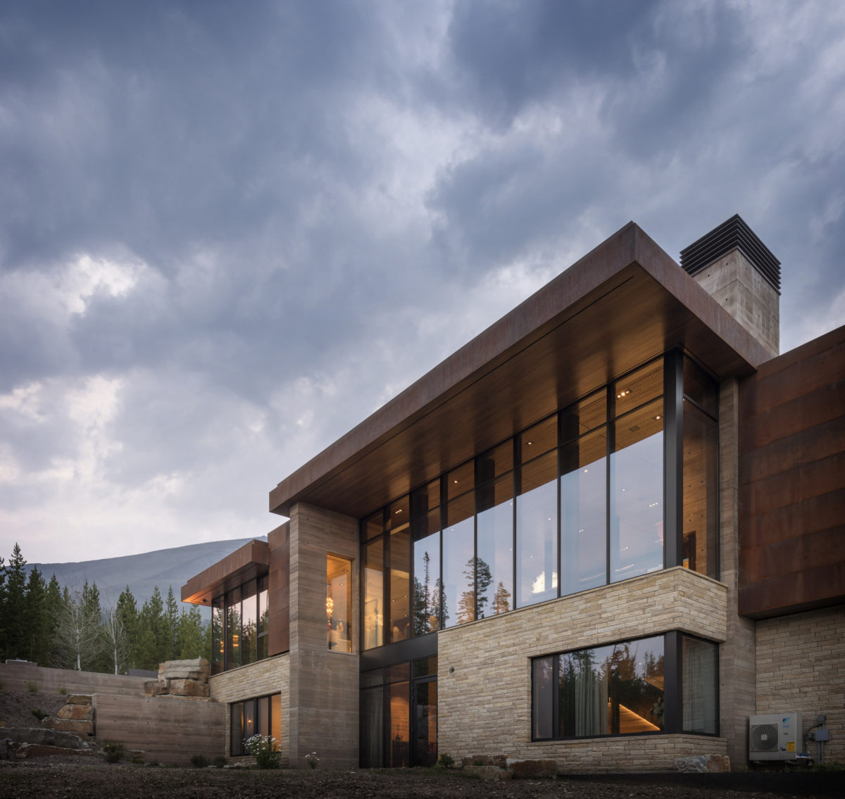Yellowstone Residence - Home Snapshots